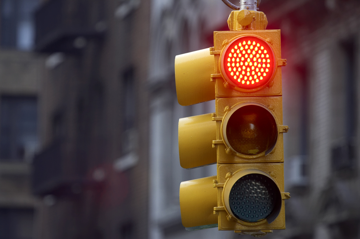 What to Do at an Intersection With Flashing Lights | Seattle, WA | Davis Law Group Car Accident ...